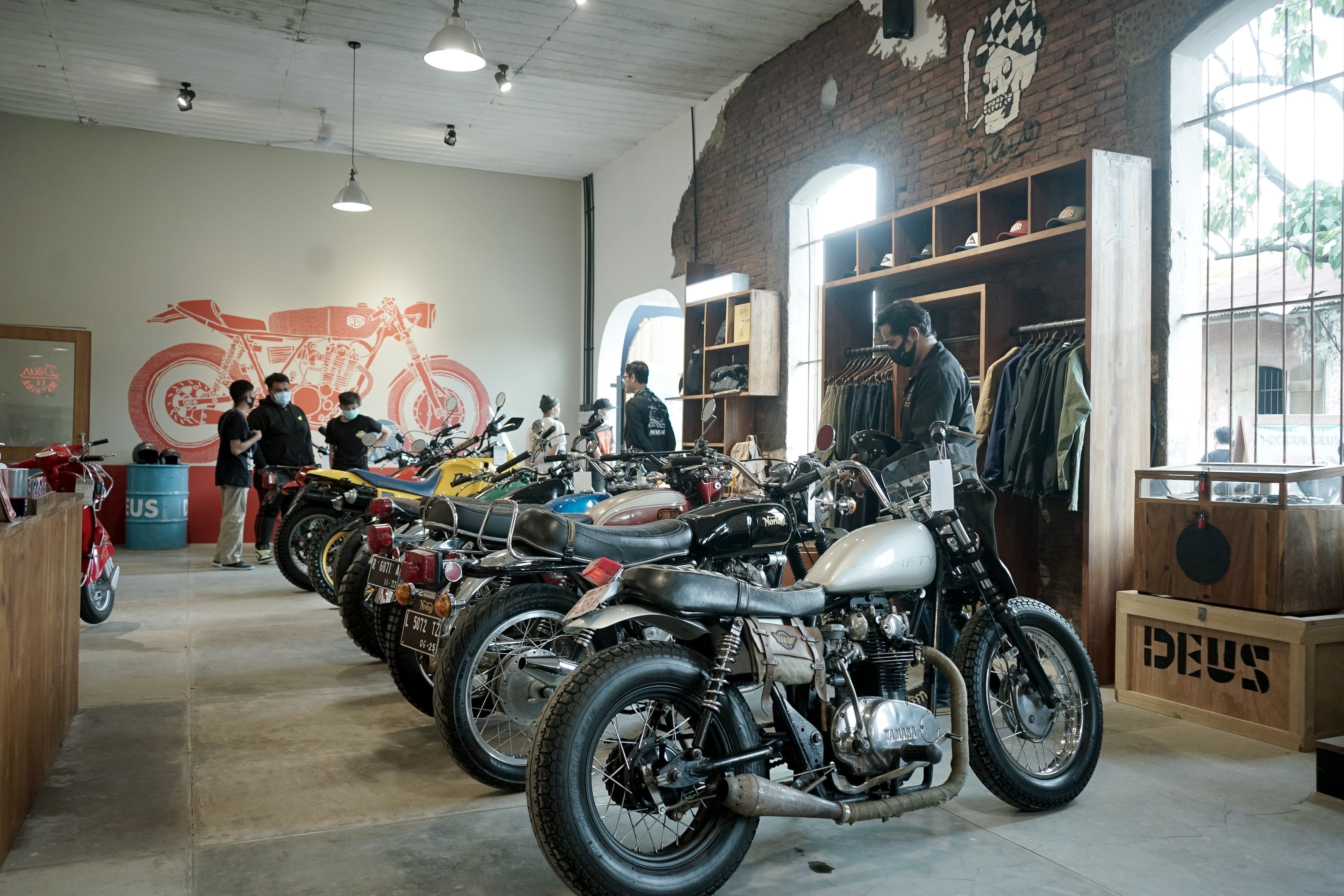 DEUS DO A DEAL – BANDUNG – Deus Ex Machina Australia