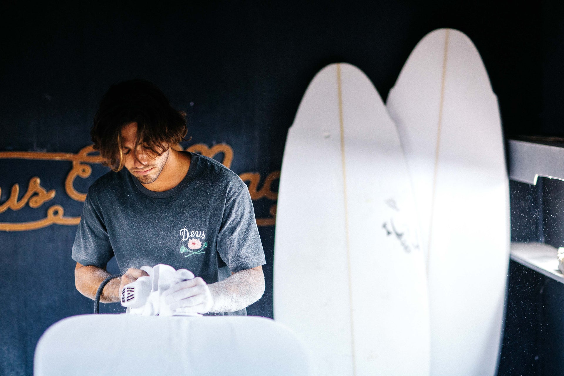 Minchinton x Mad Chook - Chine Fish – Deus Ex Machina Australia