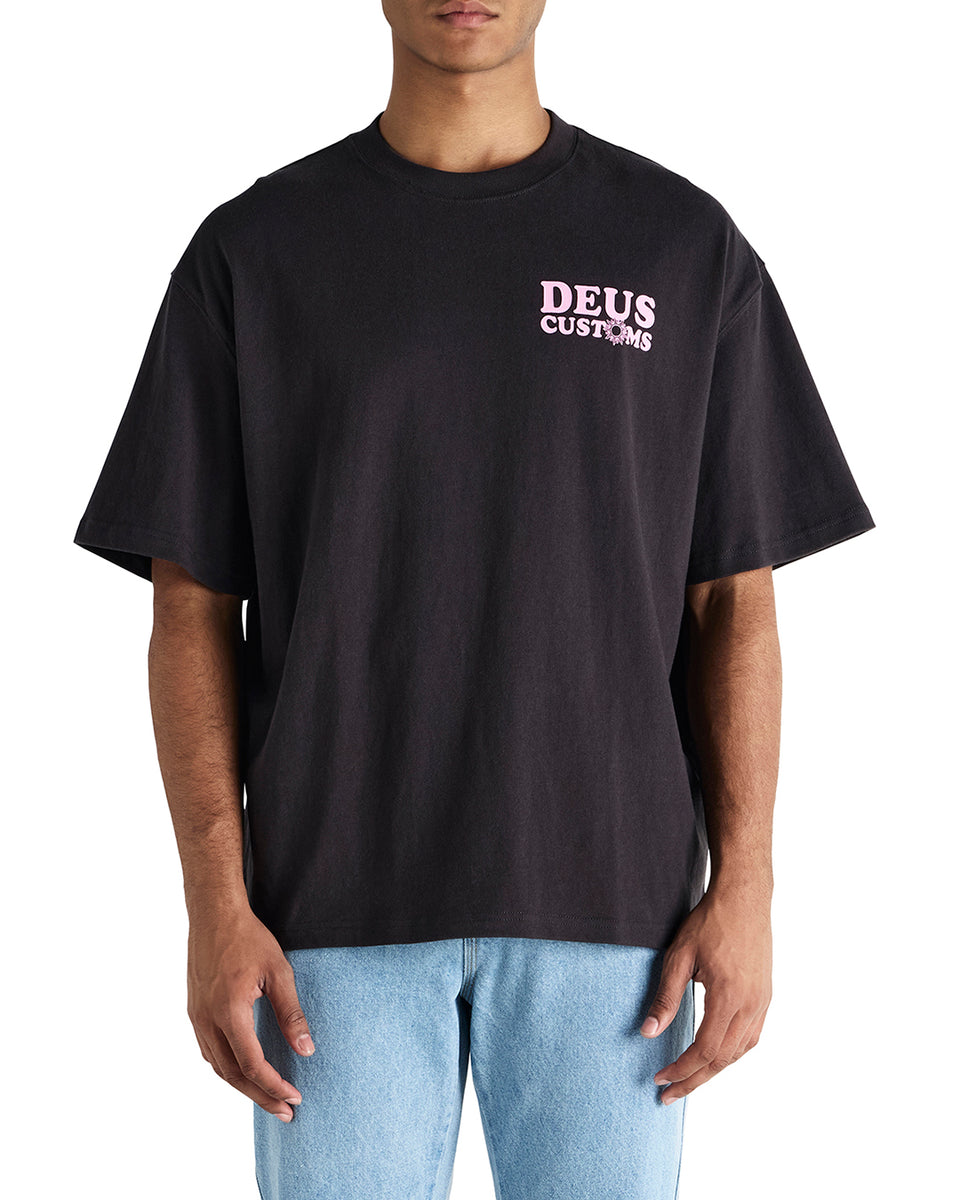 Tees | Deus Ex Machina | Greetings Tee - Anthracite – Deus Ex Machina ...